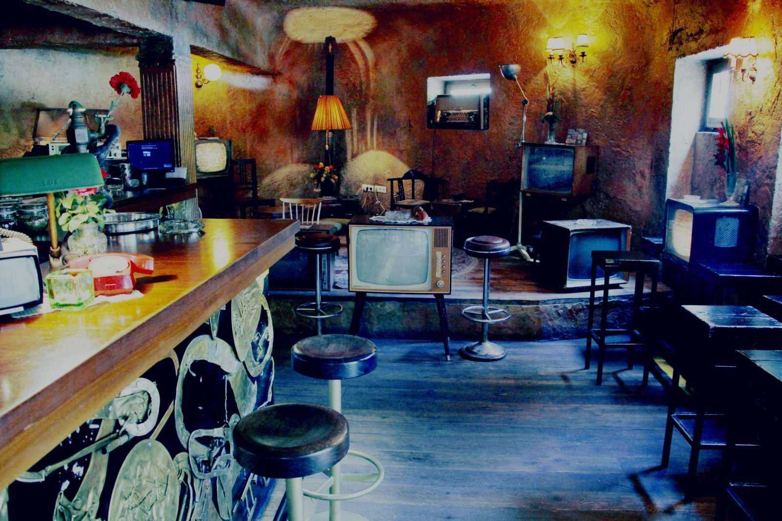 From punk to all that jazz- thirty years of a cult classic, Melin bar ...