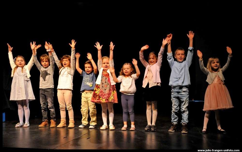 Il Teatro Mala Scena Vi invita al 4 Festival Della Lingua Italiana Per ...